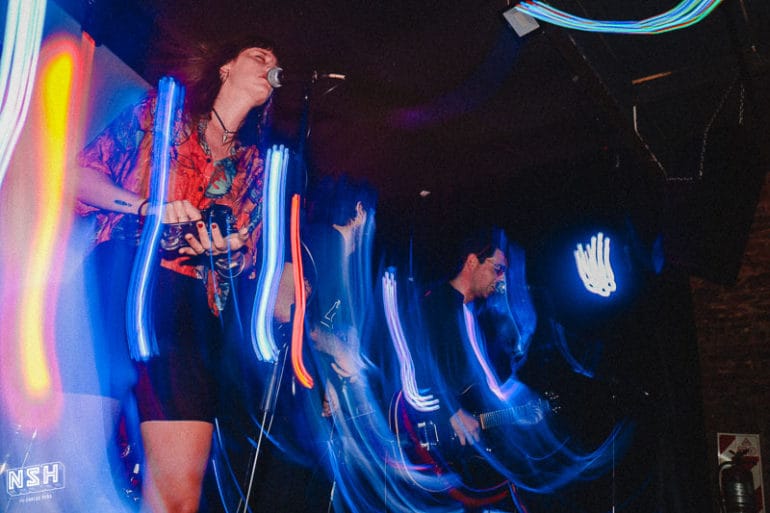 Jauuar en Strummer Bar: Rock and Roll en el Strummer Bar - No Son Horas